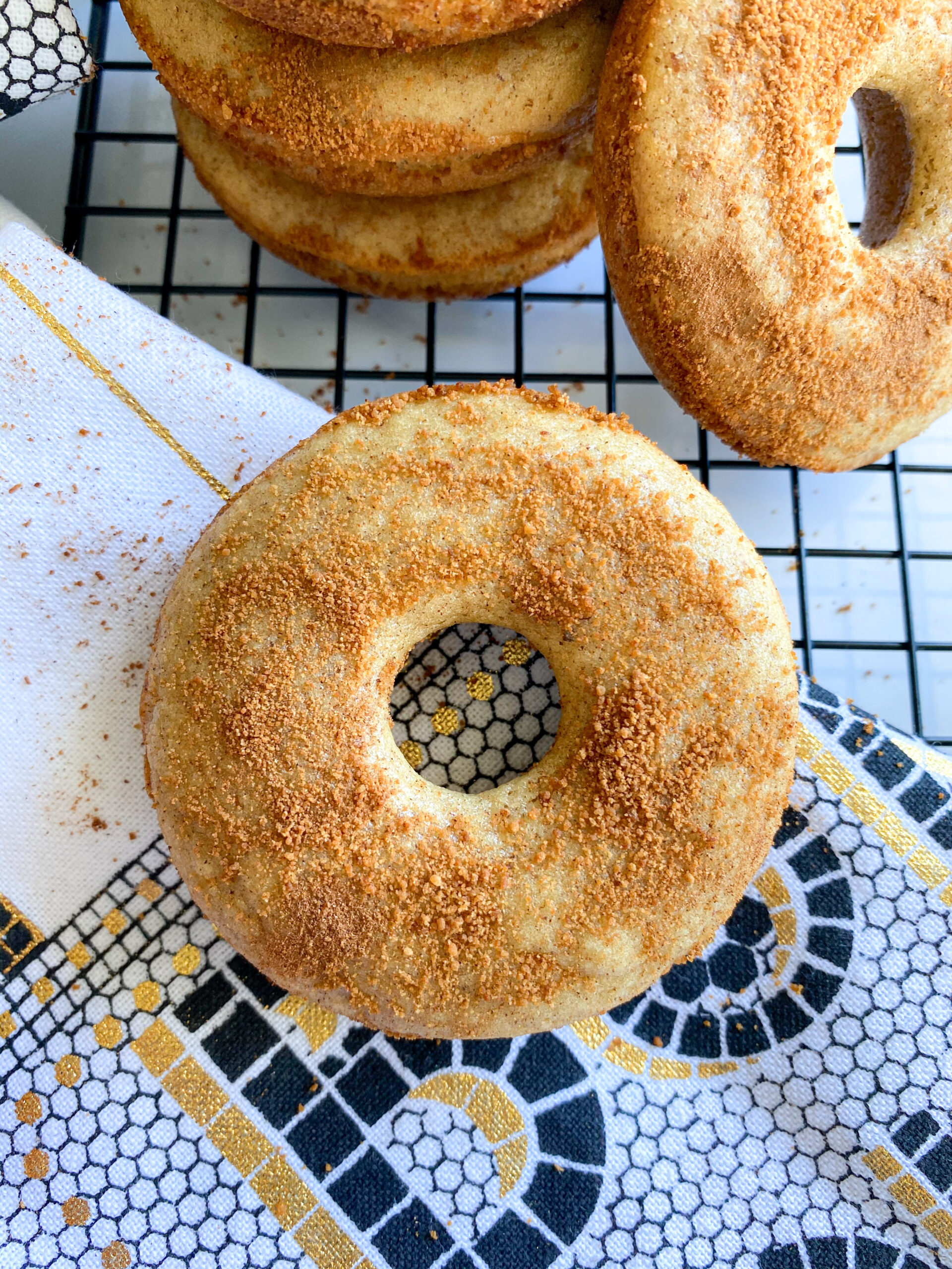 Baked Cinnamon Sugar Doughnuts Hellofrozenbananas