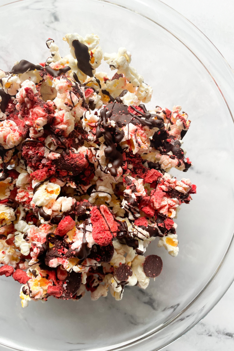 Chocolate Covered Strawberry Popcorn - hellofrozenbananas.com