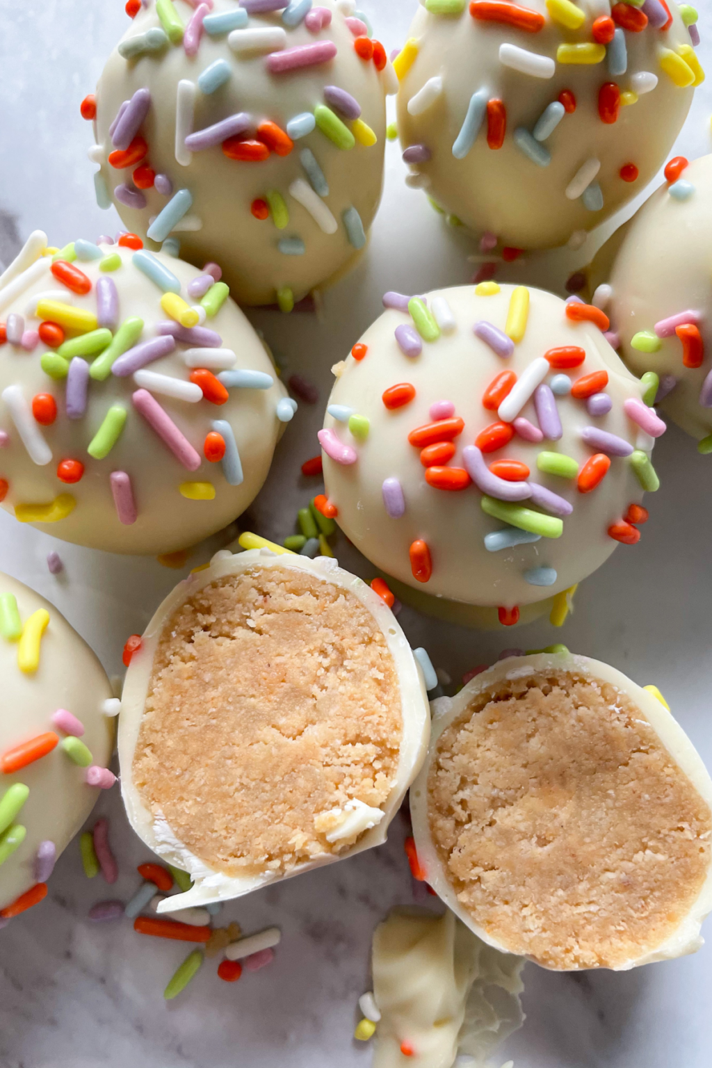 No Bake Birthday Cake Truffles - hellofrozenbananas.com