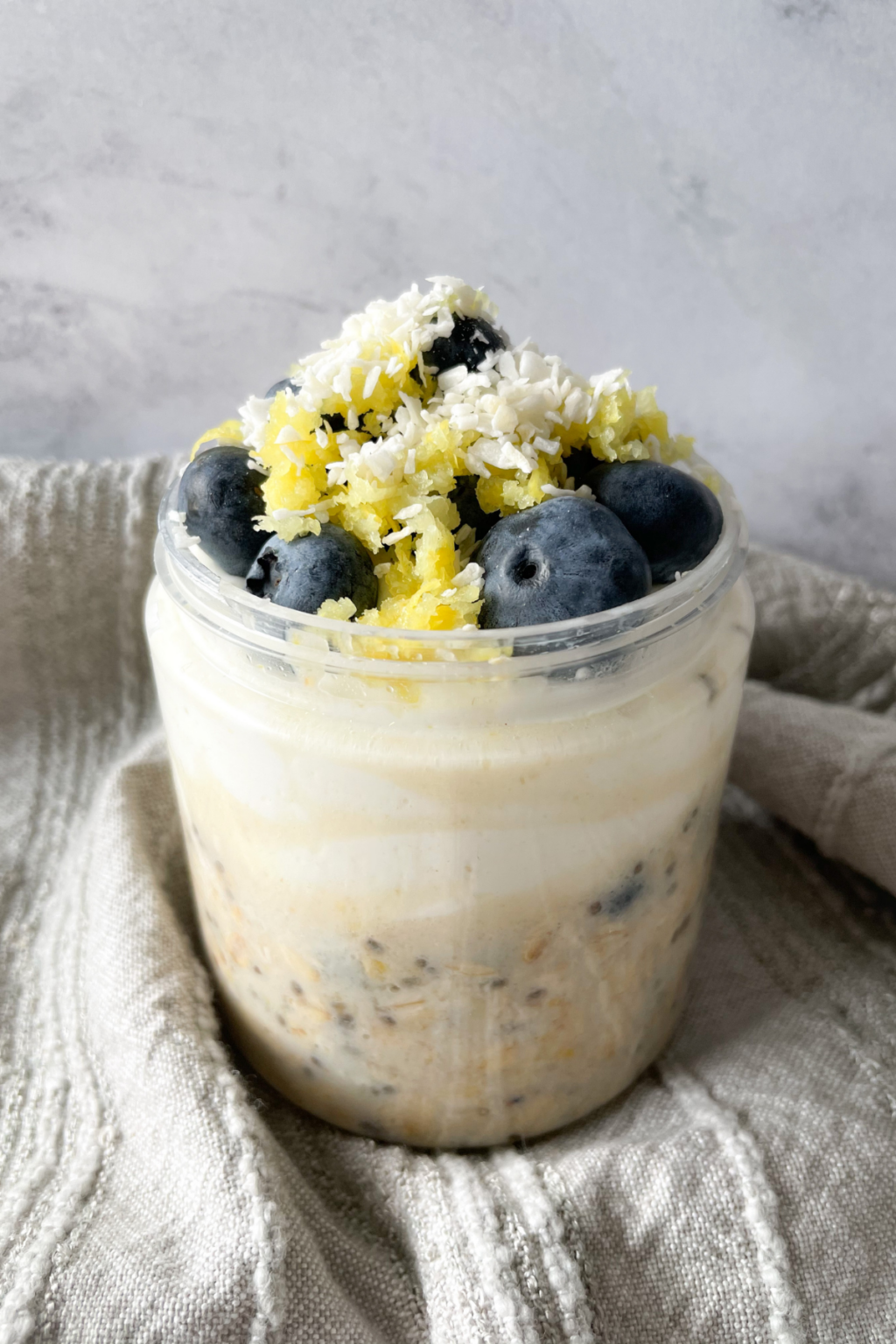 Blueberry Lemon Overnight Oats - hellofrozenbananas.com