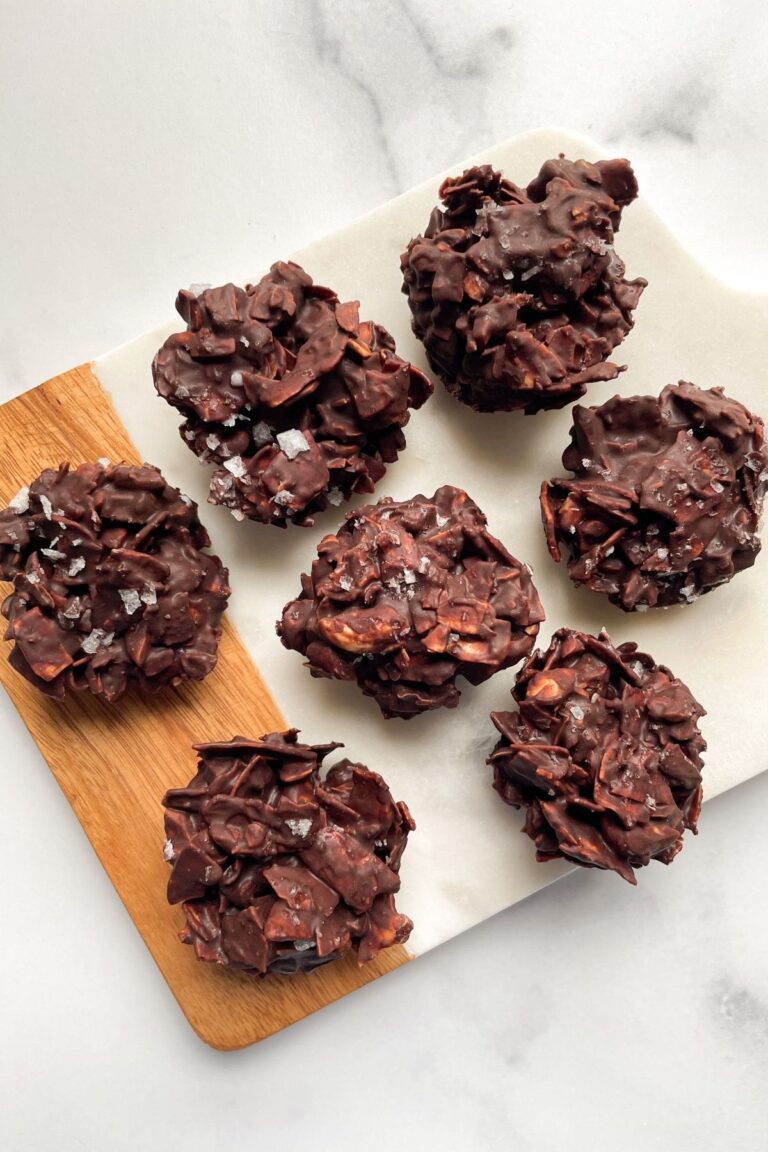 Dark Chocolate Coconut Clusters (Keto) - hellofrozenbananas.com