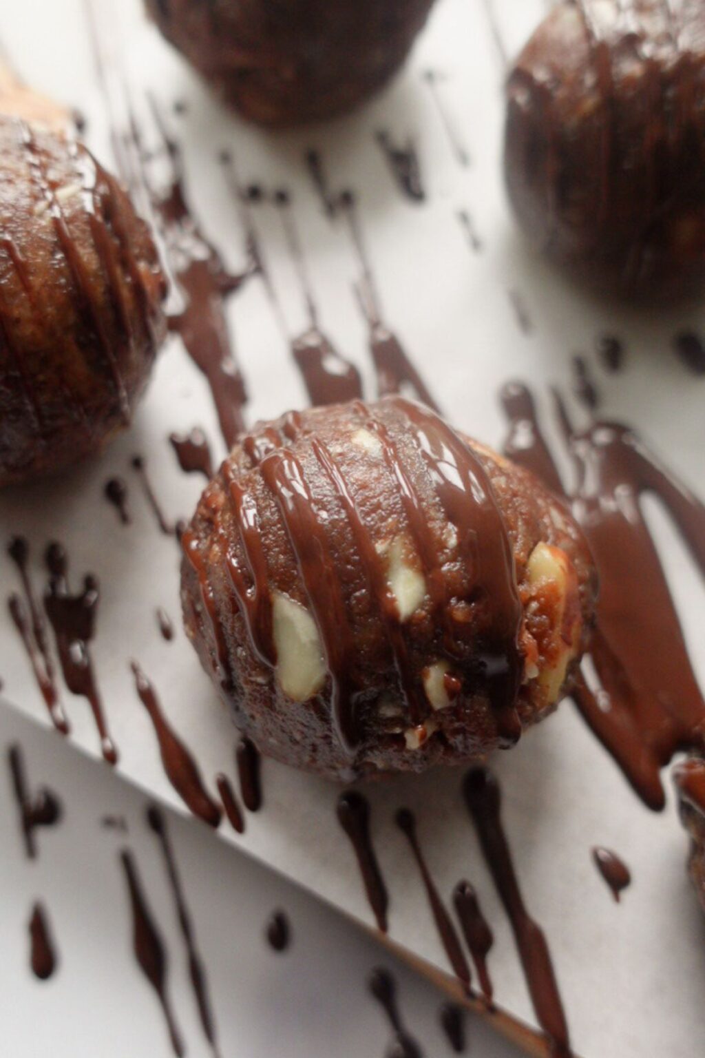 Chocolate Hazelnut Balls - hellofrozenbananas.com