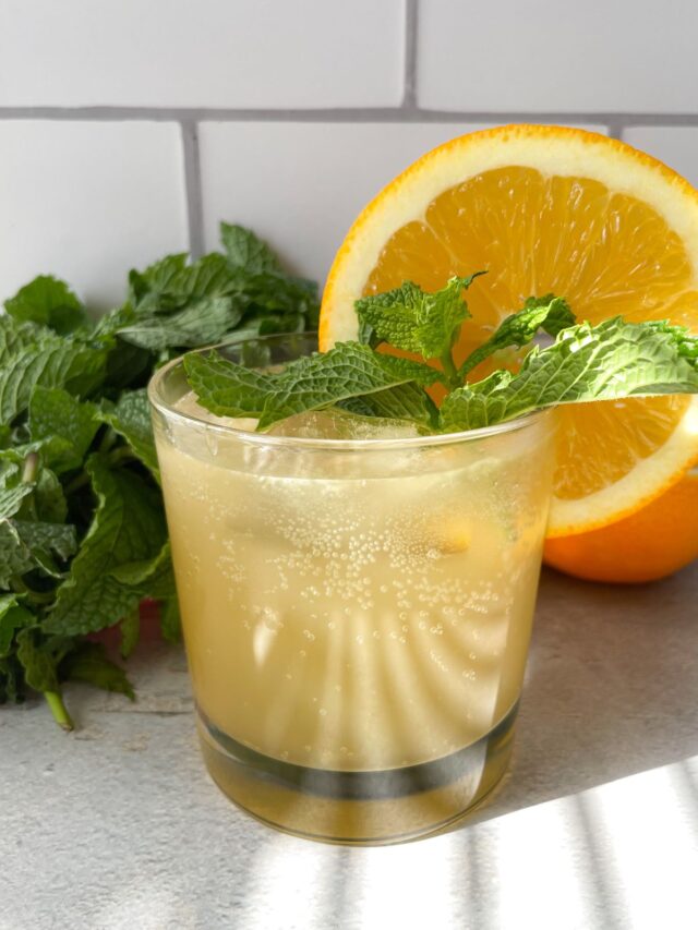 Kombucha Cocktail - hellofrozenbananas.com