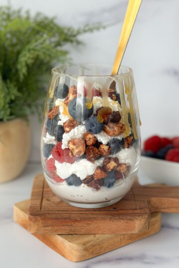 Cottage Cheese and Fruit Parfait - hellofrozenbananas.com