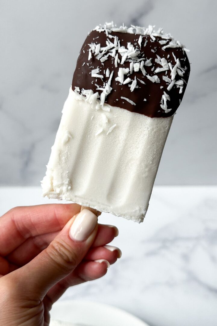 Coconut Popsicles - hellofrozenbananas.com