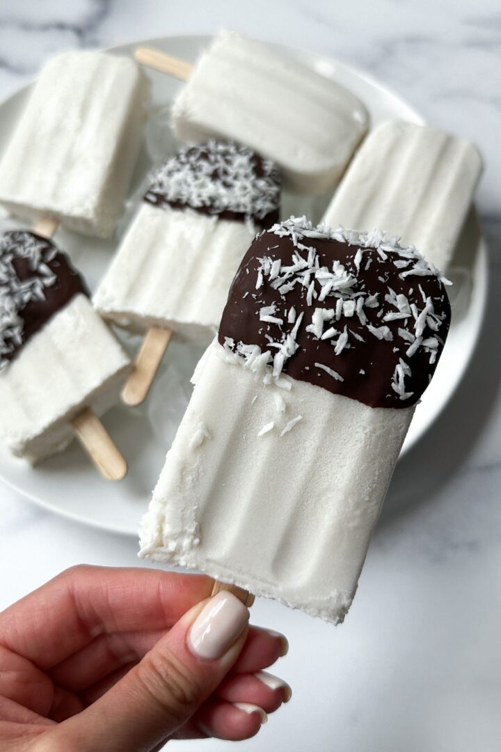 Coconut Popsicles - hellofrozenbananas.com