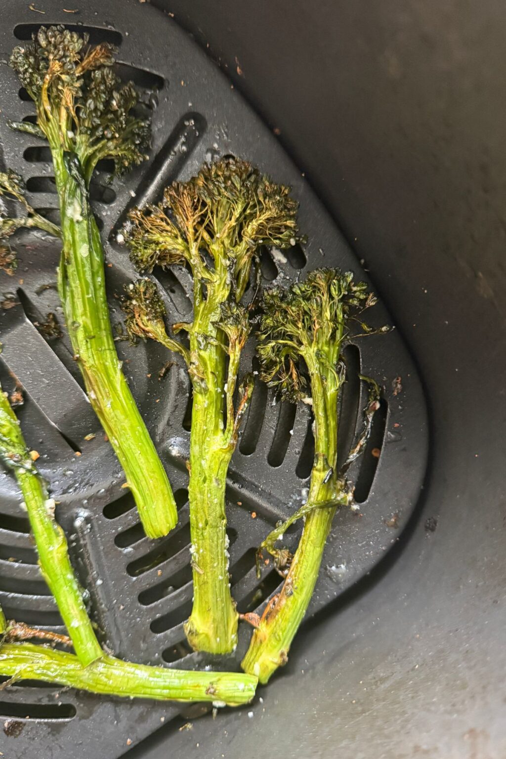 Air Fryer Broccolini - hellofrozenbananas.com